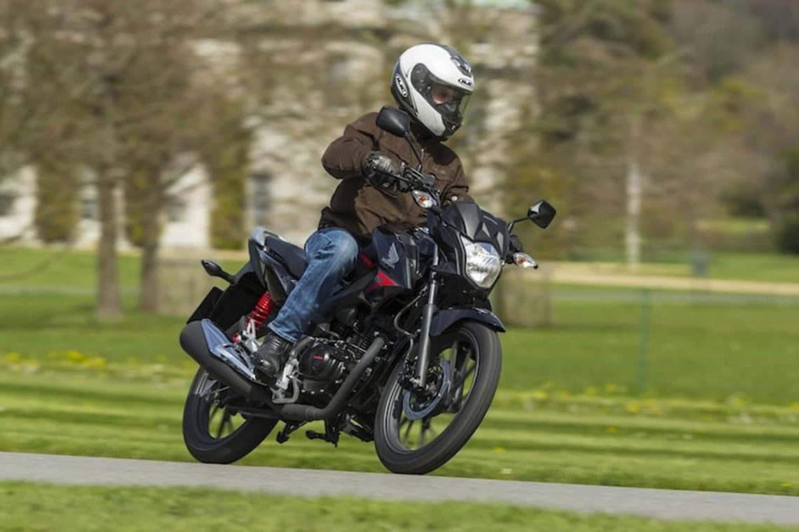 Puis-je conduire une 125 avec permis B ? - Autos Actus